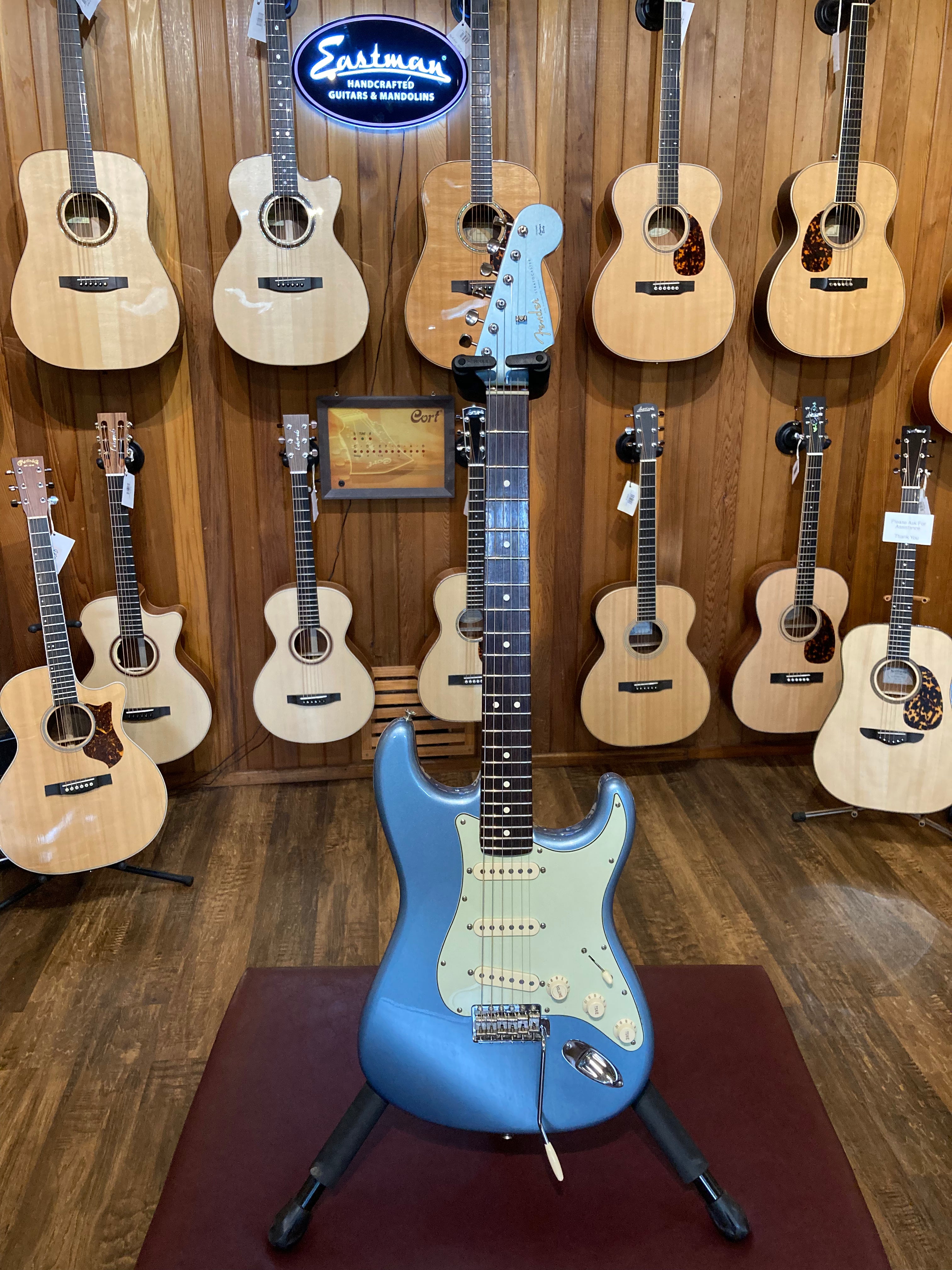 Fender FSR American Deluxe Vintage Player '62 Stratocaster w/Case - Ic ...