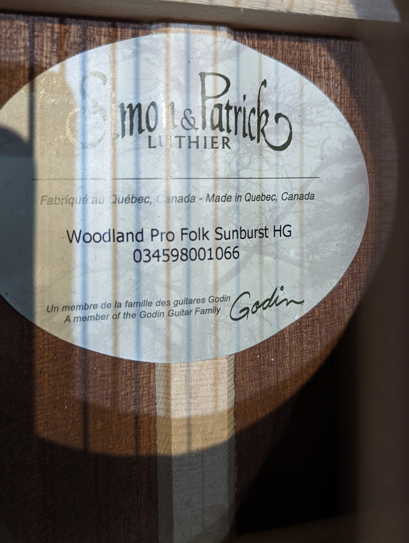 Simon and Patrick Woodland Pro Folk - Sunburst (Used) – Acoustic Music Shop