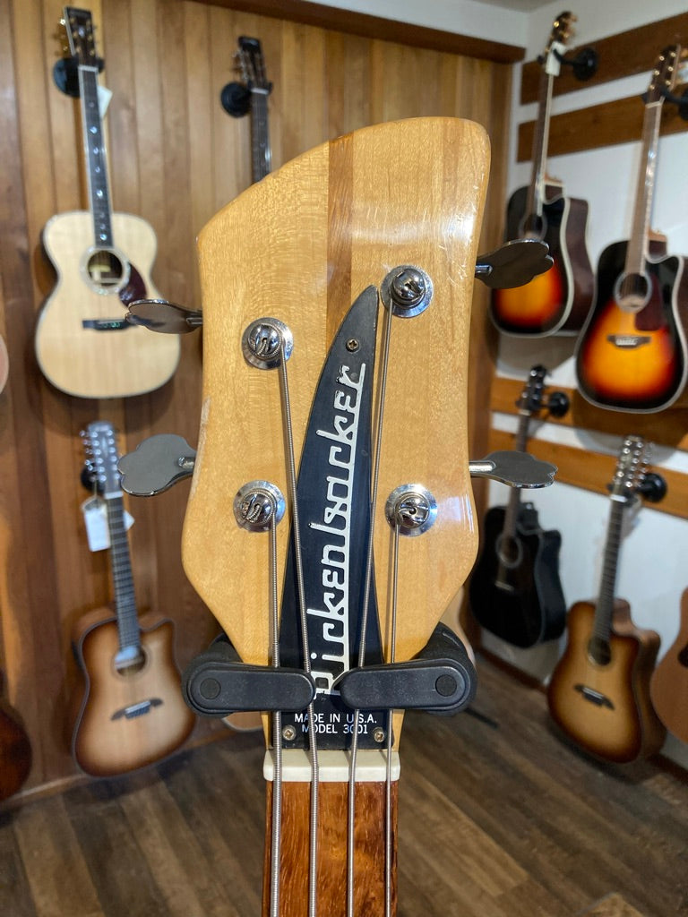 Rickenbacker 3001 (1975-1984) – Acoustic Music Shop